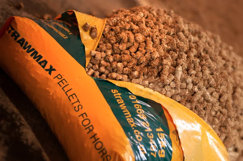 Strawmax Straw Pellet Bedding - Full Pallet of 65 Bags